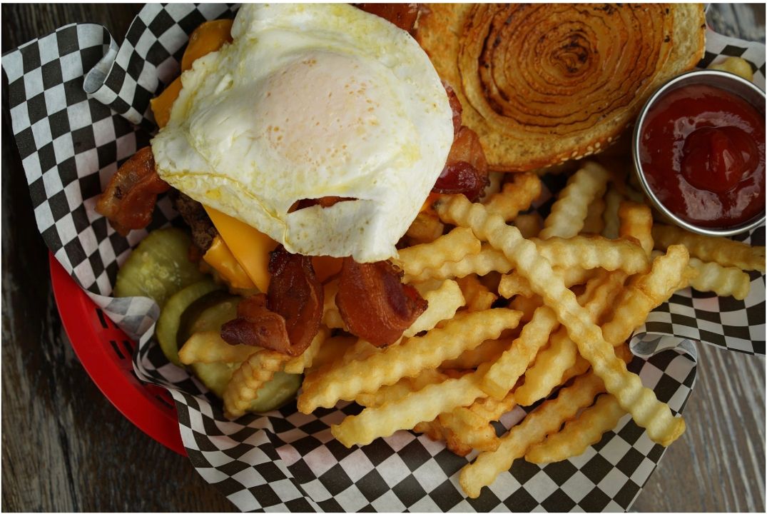 Flameburger Little Canada - Red Velvet Cake