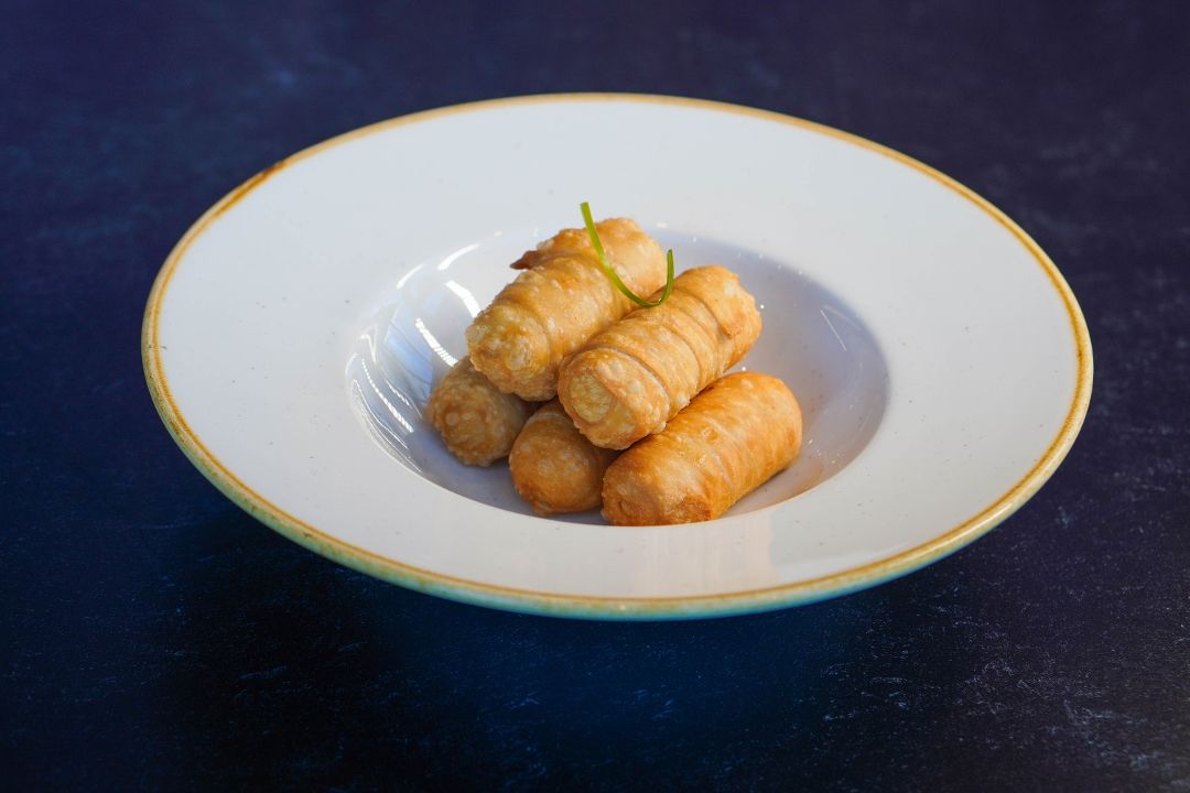 Hallandale - CACHAPA QUESO DE MANO