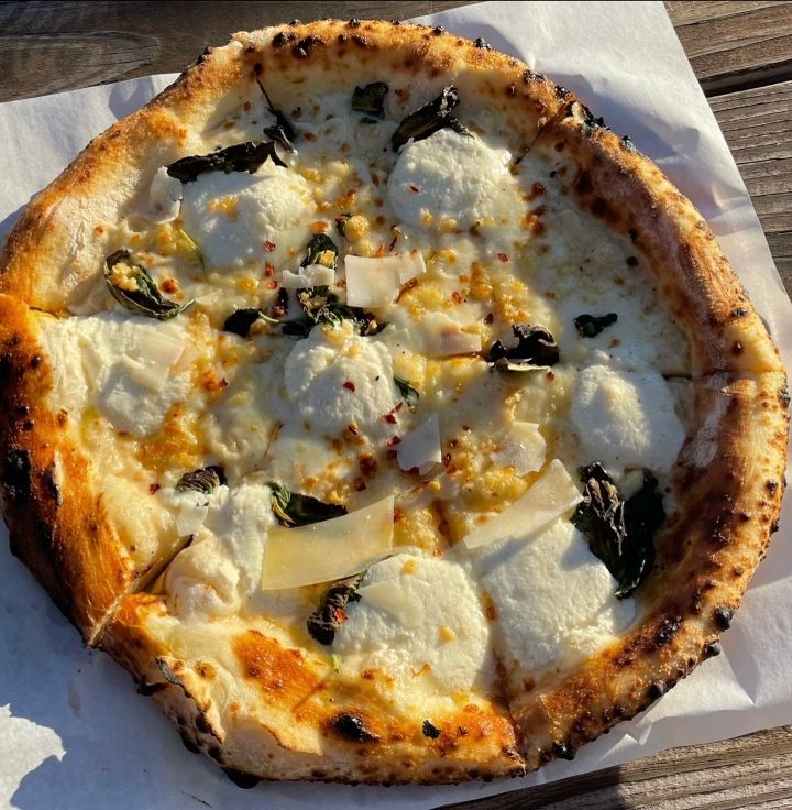 Heist Brewery and Barrel Arts / Livy's Neapolitan Pizza - Country Steak