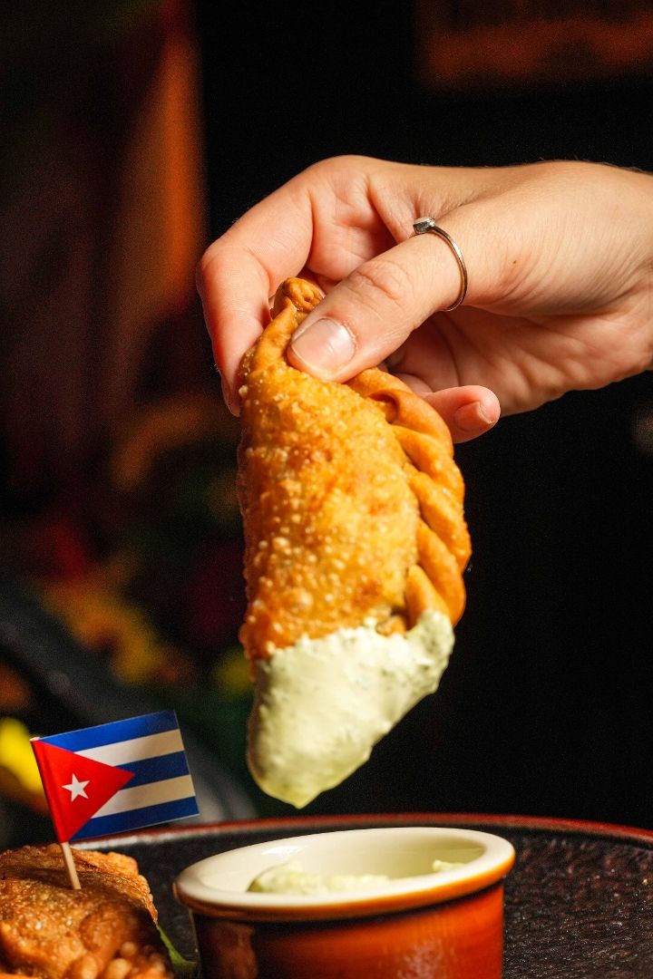 ALMA CUBANA | Toast