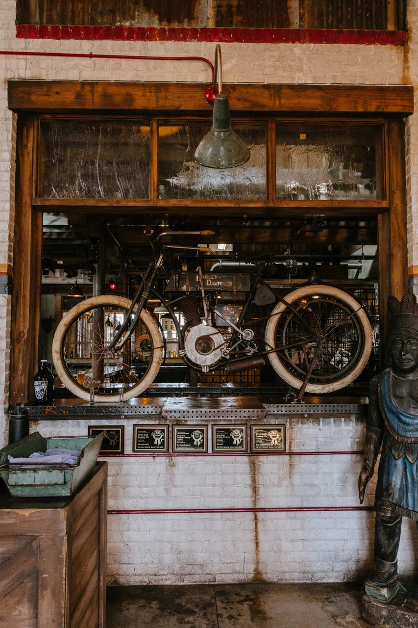 Strap Tank Restaurant & Brewery - Springville - Flat Bread Chicken Alfredo