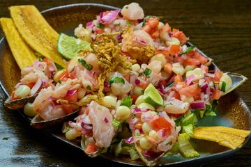 New Britain Avenue - Pallares con pollo a la olla