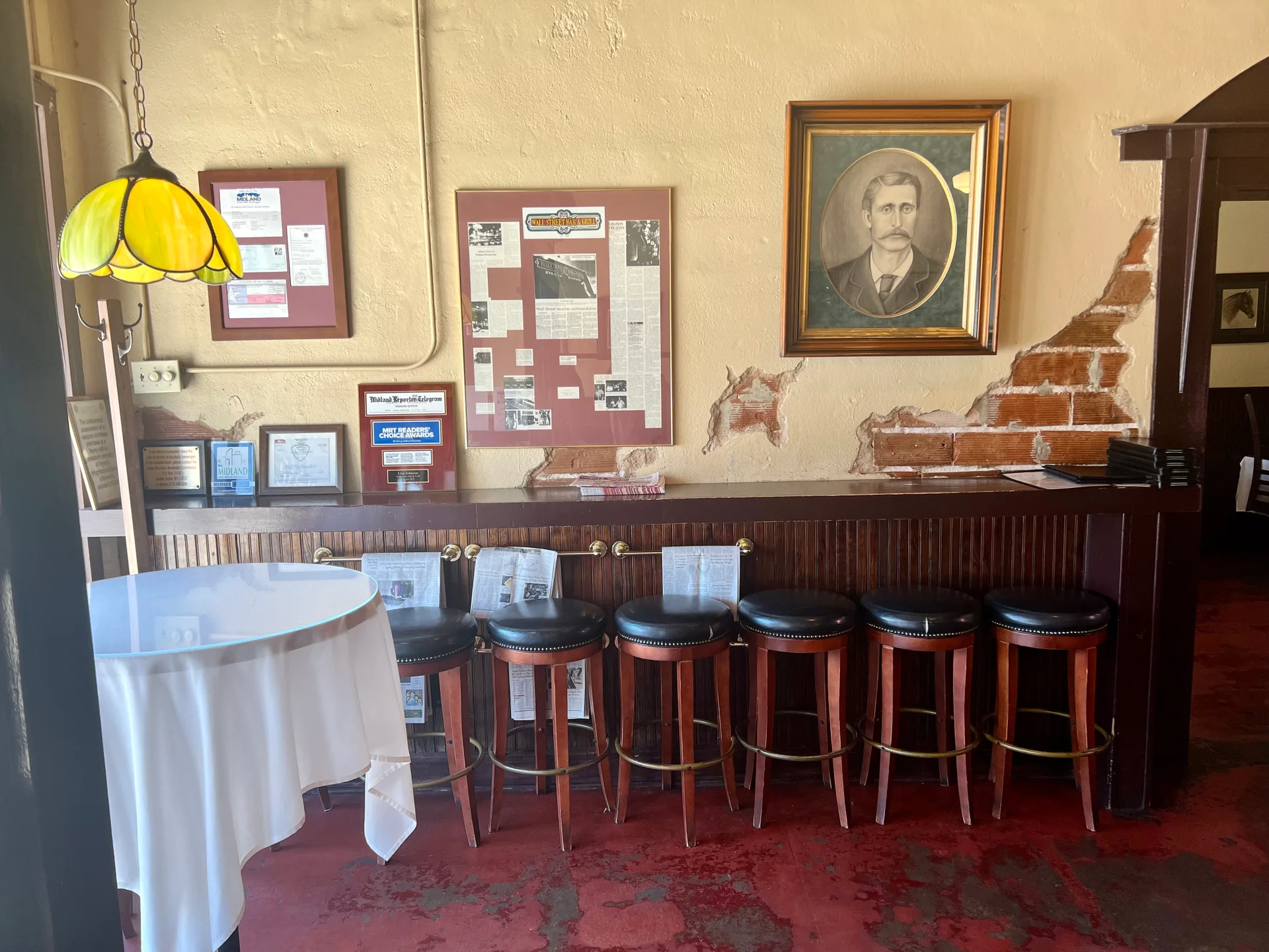 Wall Street Bar and Grill