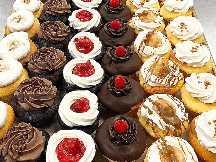 Giovanni's Bakery & Pastry Shop