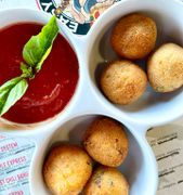 Easy Pie Revere - HOT BOX