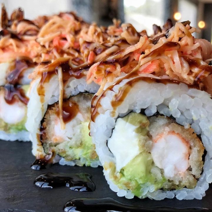 dancing sushi roll