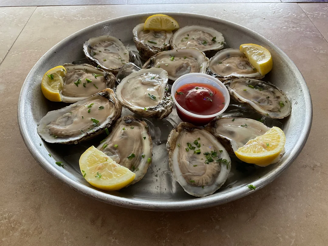 936 N Bay St - Oysters