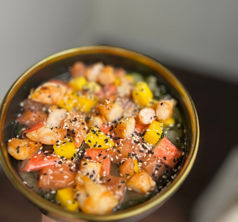 Space Bistro - New - EM - Coca-Cola, 350mL Lata