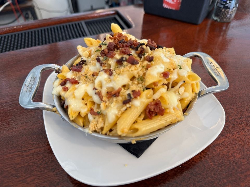 THE HYDRO TAVERN - Taco pizza