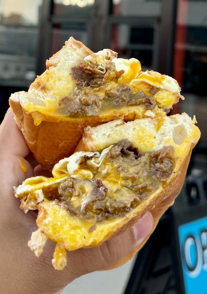 Montrose Street Market - Barq's Root Beer, 20oz Bottle