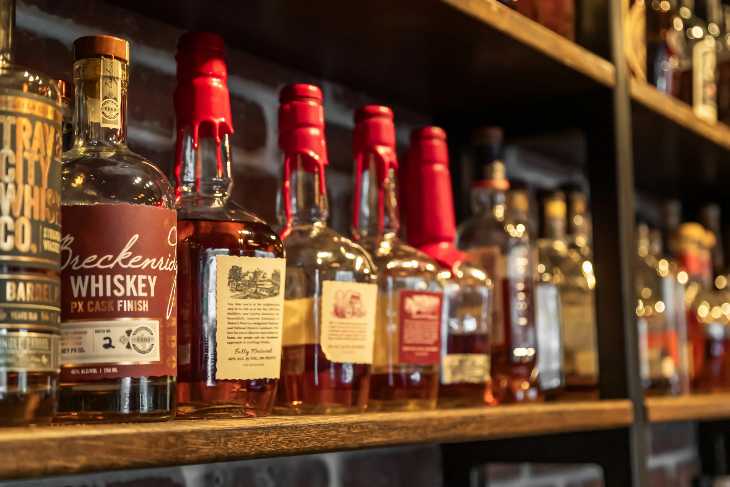 Cocktail, Bourbon & Wine Bar Edwardsville | 1933 House of Bourbon