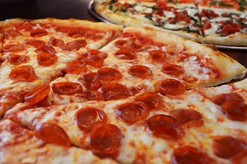 Mission - 1 Large Pizza + 6 Wings + Garlic Knots - $20.99