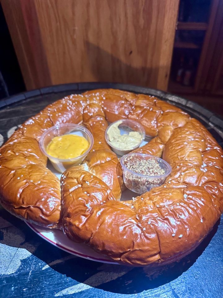 Brewski's Sports Club Bar & Grill | Toast