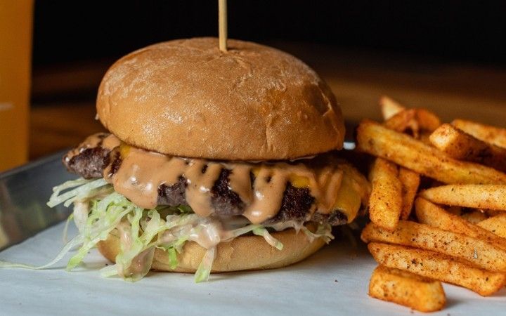 5377 McIntosh Road - BBQ GOUDA BURGER
