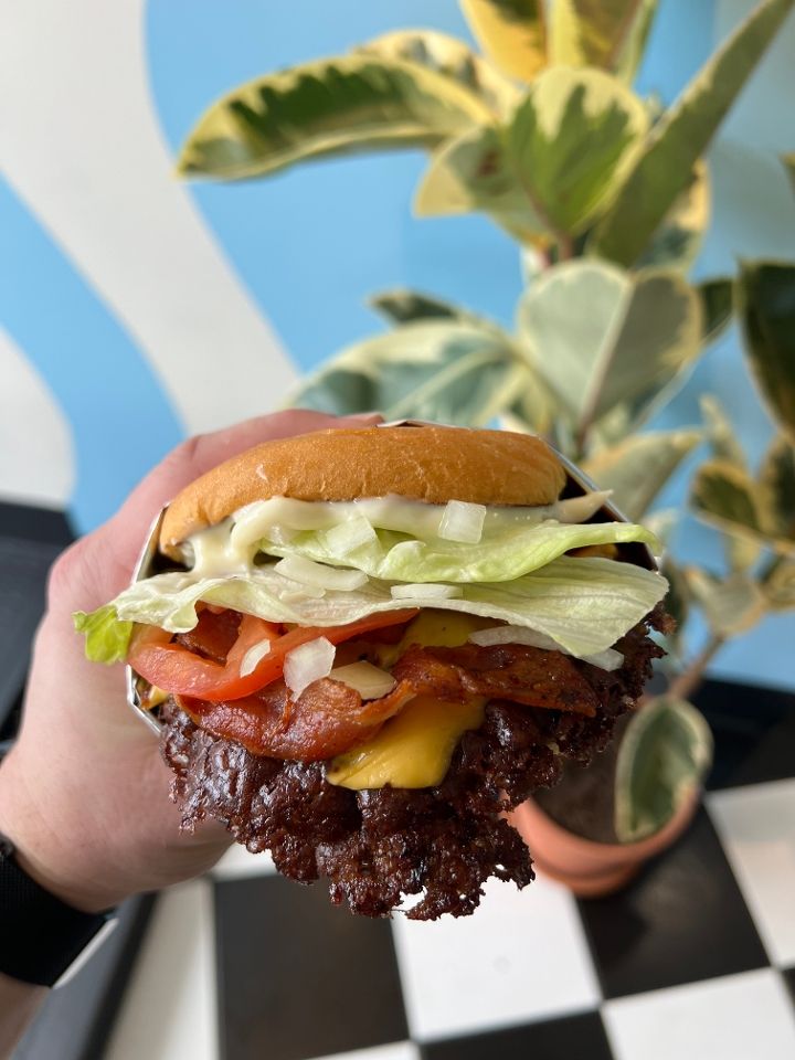 Sexton's Burger Bar - Gahanna 921 E Johnstown Rd - Classic Chicken Sandwich