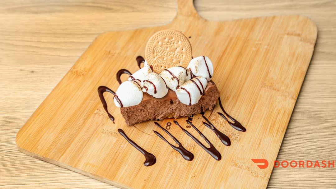 DeLeon Plaza - Club Soda