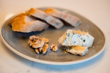 Esin Restaurant & Bar - Seared Tuna Bruschetta