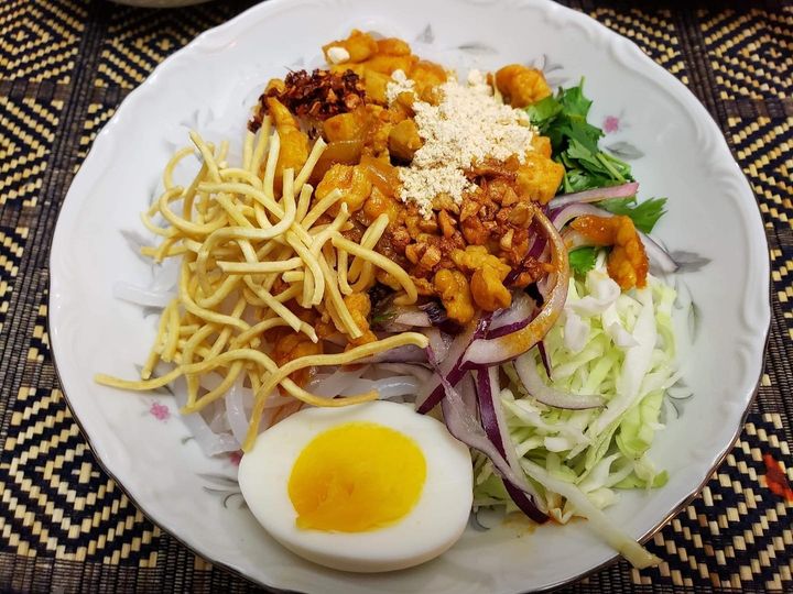 Amayar Kitchen - Extra Sausage