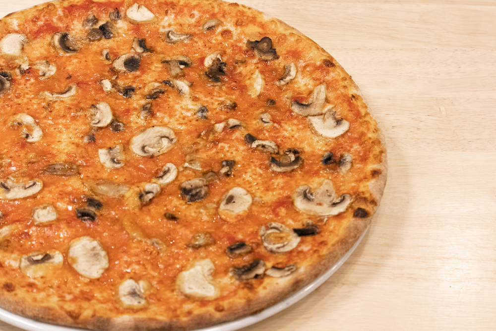 Mister O1 Extraordinary Pizza - Aventura, FL - Small Cheese Pizza