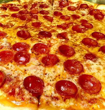 Moultrie - Hot Honey Cup and Char Pepperoni Pizza