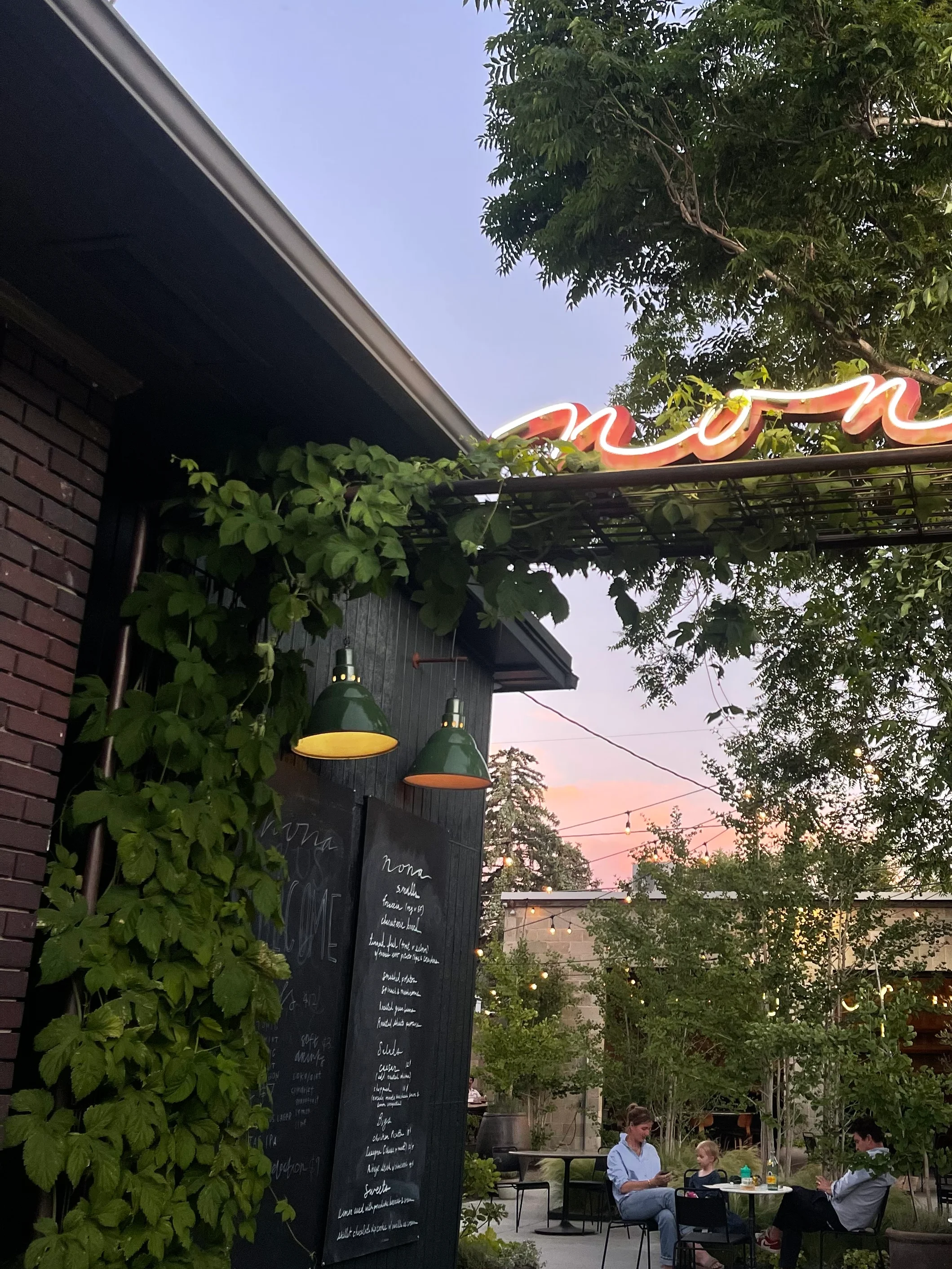 nona bistro | backyard dining with classy ambiance & great spirits