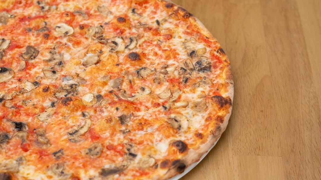 Mister O1 Extraordinary Pizza - Sandy Springs - Small Pistachio Pizza