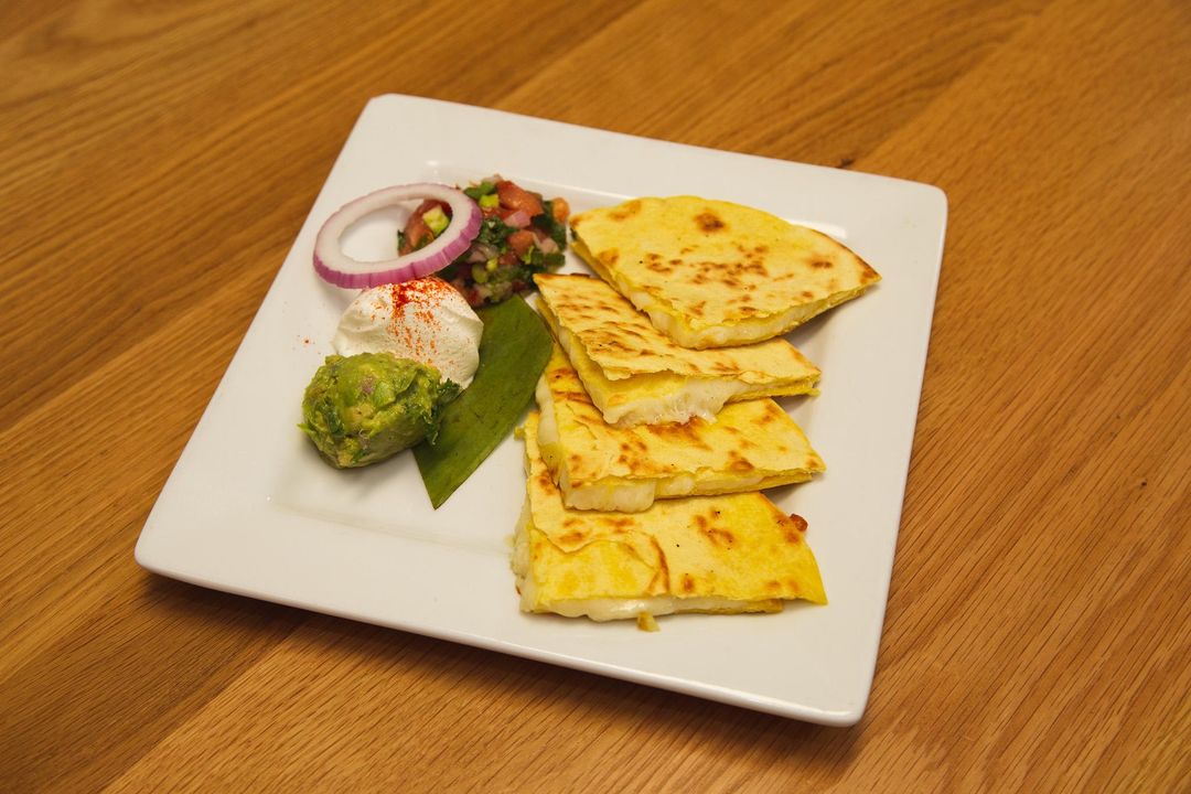 CHEESE DILLAS 1/2 | Manny's Tex-Mex