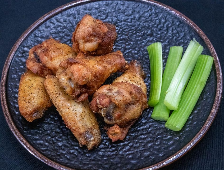 6 Jumbo | 423 Main Bar Grill & Rooftop