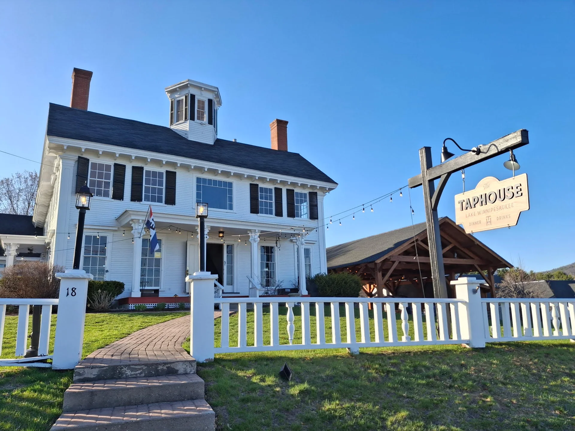 The Taphouse Winnipesaukee - Notch NA Blonde