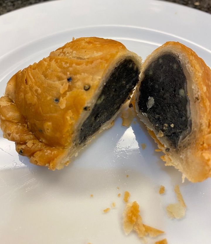 Madame Puffs at Lincoln Square - Tam Sen Lek Luang Prabang