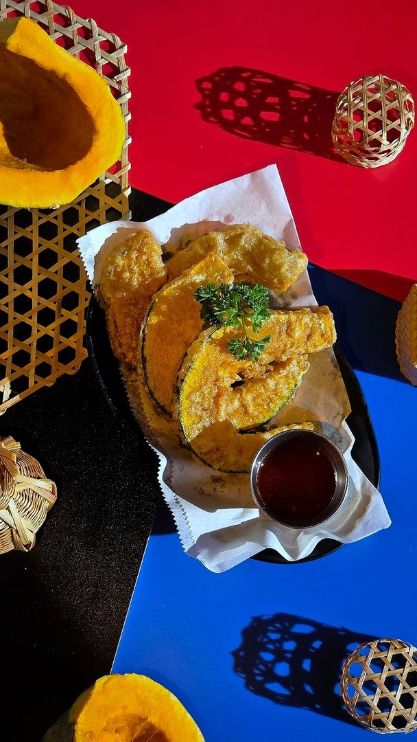 OCha Thai Kitchen (Centreville, Virginia) - Crispy Chicken with Squash ...