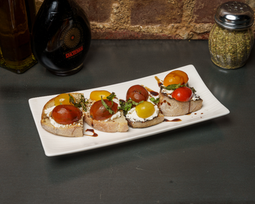 Pizzeria Enzina - Waltham - VEGAN Romaine Salad