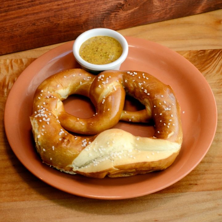 10104 3rd Ave NE - White Bluffs Lille French Farmhouse Amber