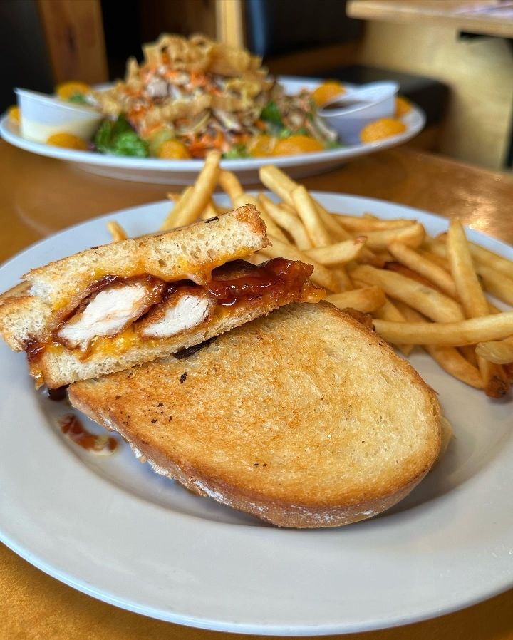 Rozzi’s Restaurant 265 Watertown Rd | Toast