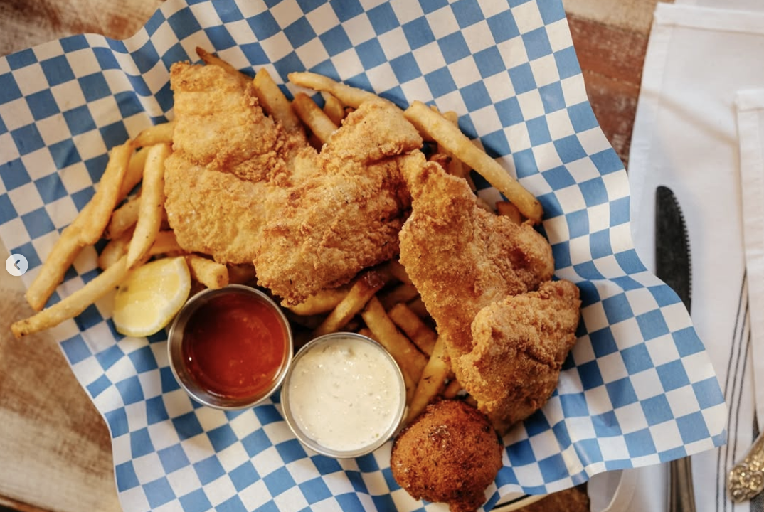 318 Gray St - Fried Catfish Platter w/ Fries