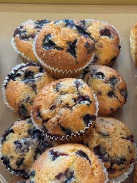 Honeycomb & Enchante - Chocolate Chip Pumpkin Pound Cake