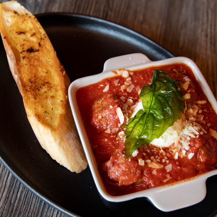 Pica's Pub & Grill | Toast