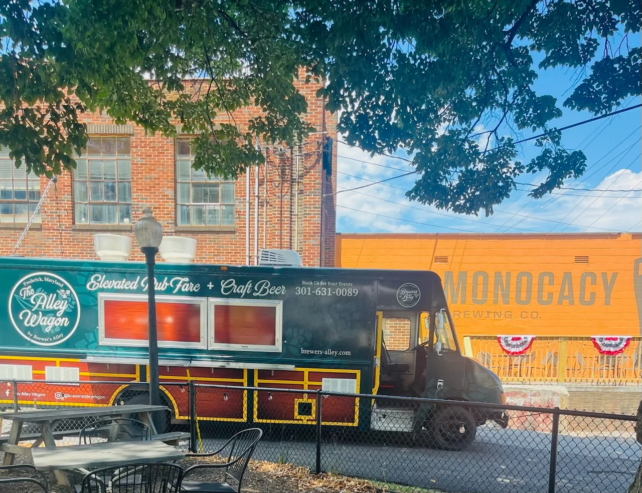 The Alley Wagon @ MBC - Side Bleu Cheese