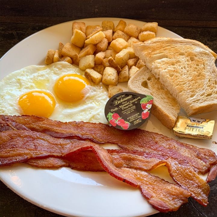 Local Jonny's Tavern & Café - classic benedict