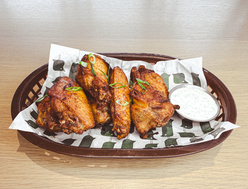 Three Birds - CHICKEN WINGS