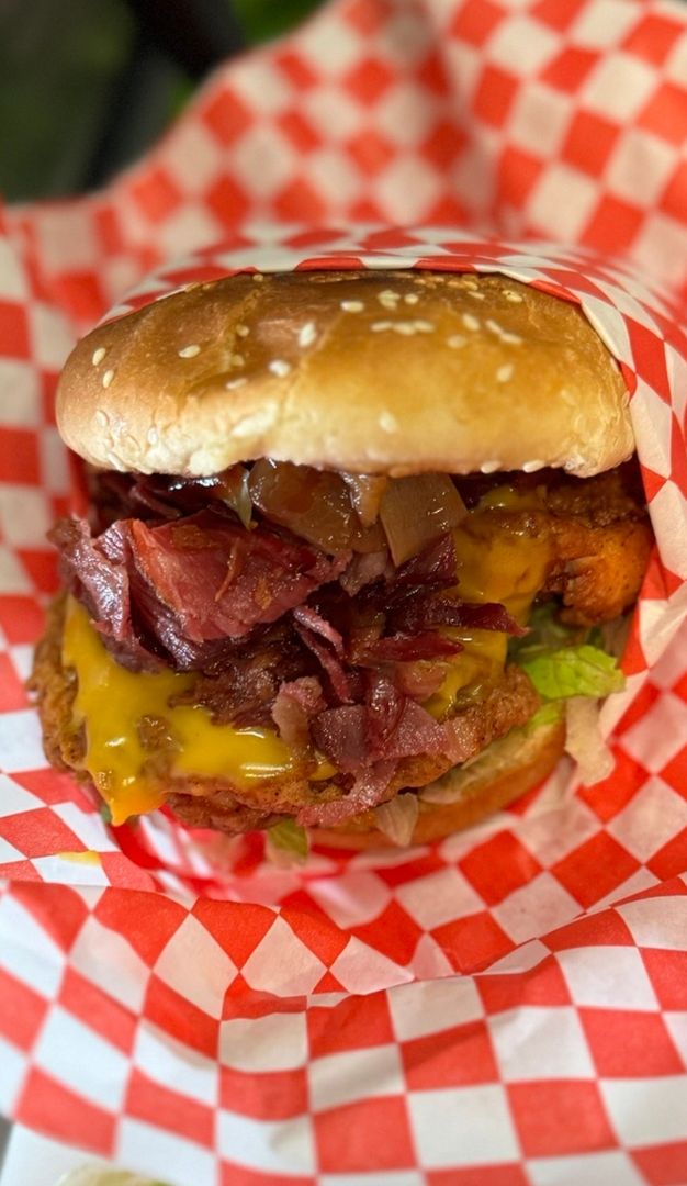 (Melrose) Melrose Burgers 'n Fries Glatt Kosher Grill Melrose location ...