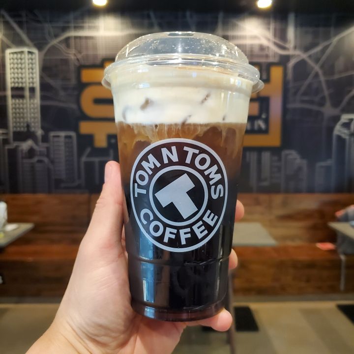 Tom N Toms Coffee Bellaire - Honey Lavender Foam Matcha