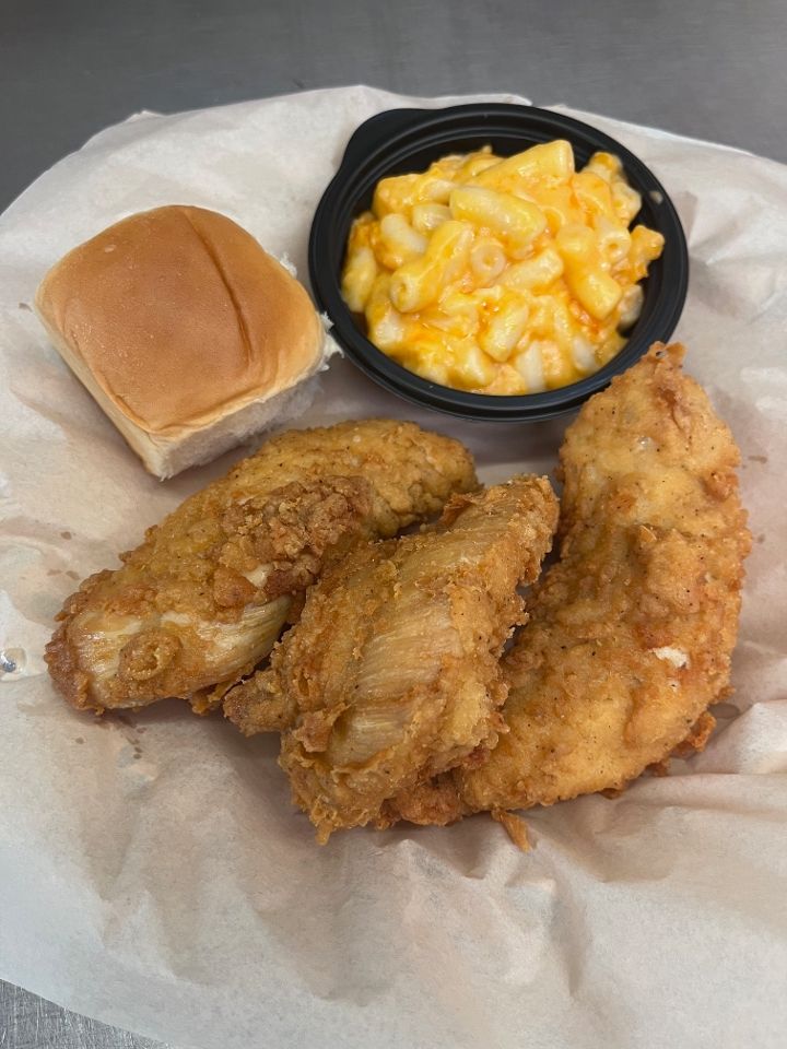Wayside Takeout & Catering 2203 Jefferson Park Ave - 2 pc Chicken Lunch