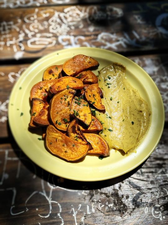 Yellow Jacket Social Club 1704 East 5th | Toast