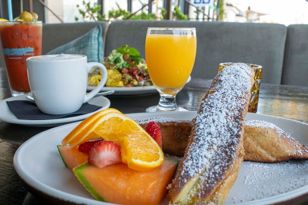 Beaumont's Neighborhood Eatery - Apple Cinnamon Pancakes