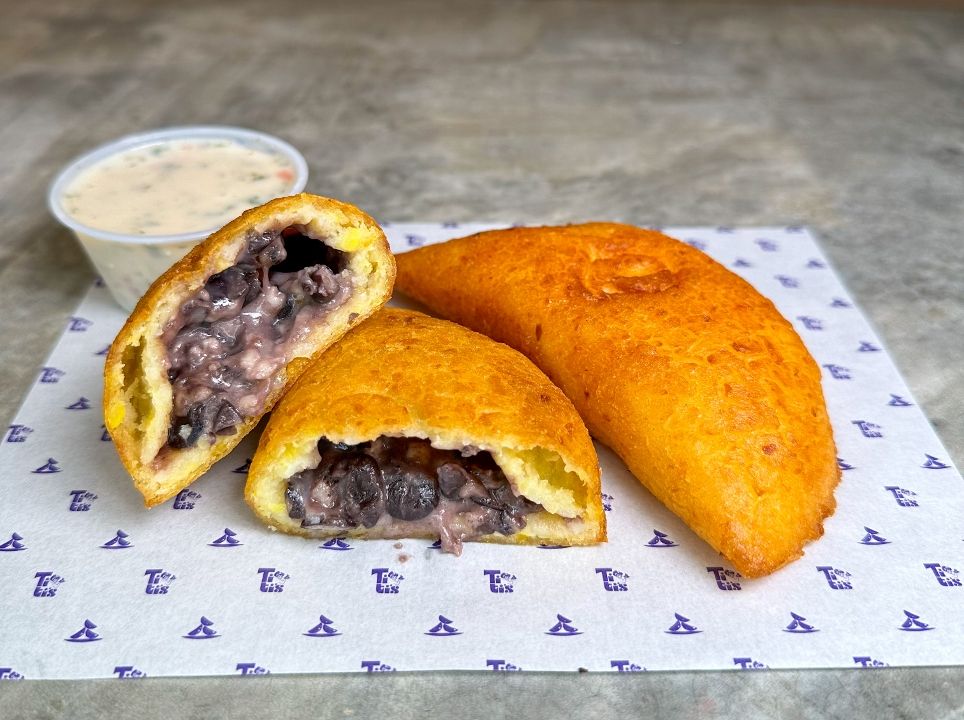 Titi's Williamsburg - Pabellon Empanada
