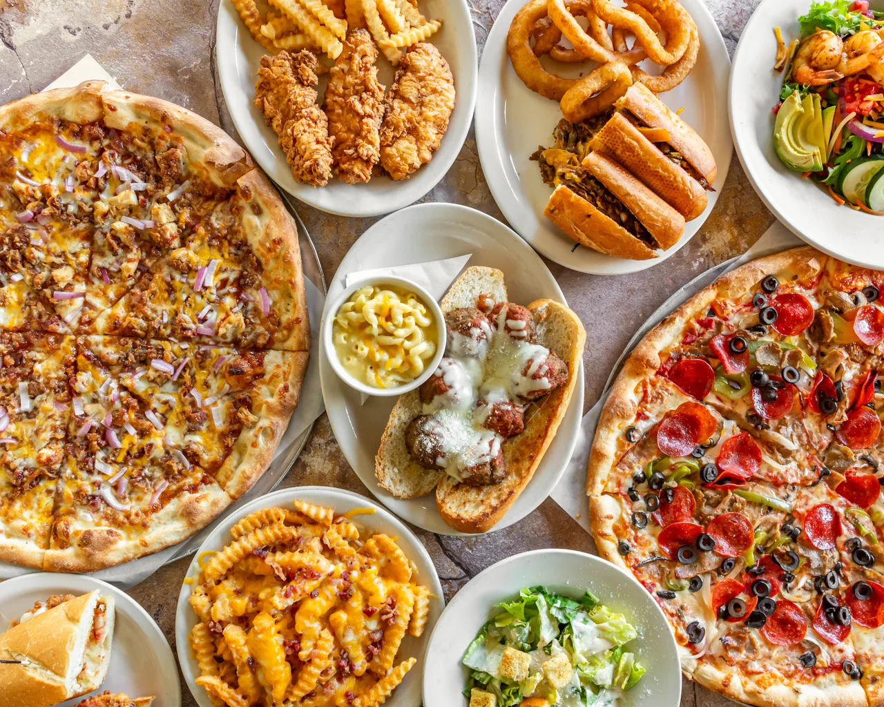 Wolveshead Pizza and Wings