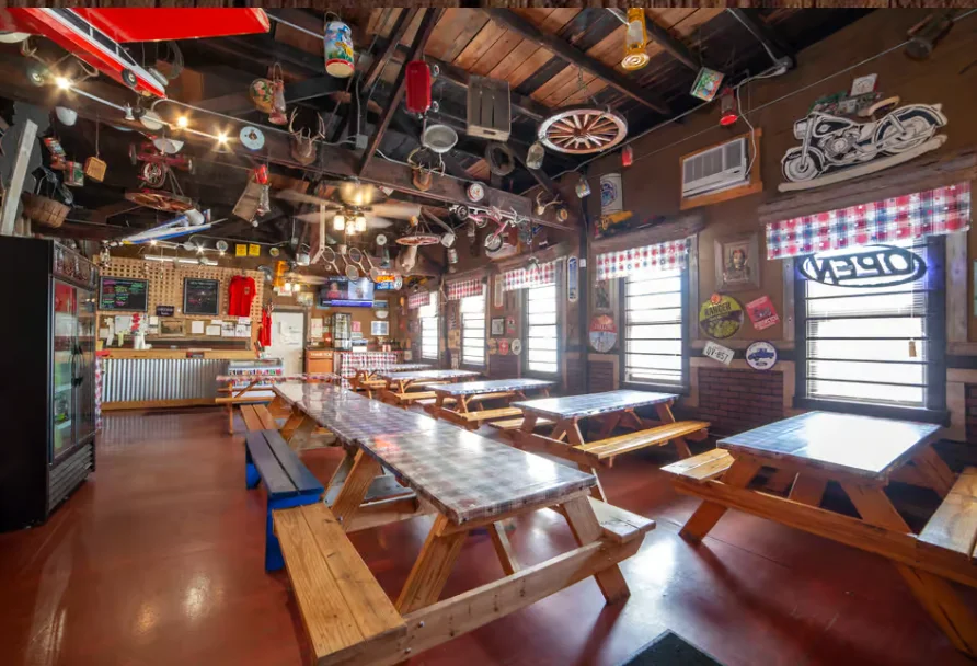Rusty Bucket Jaw Smacking BBQ - Cupples