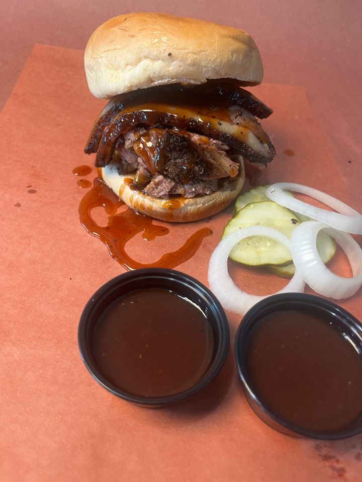 Smokin' iron BBQ | Toast