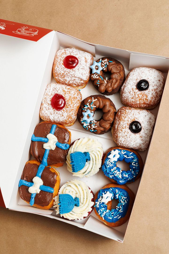 Good Company Doughnuts & Cafe Penn Quarter (Hopkins Bloomberg Building ...